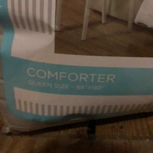Bella Russo | Bedding | Bella Russo Queen Comforter Set | Poshmark